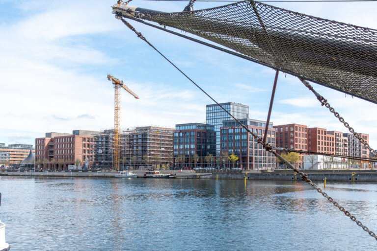Pier8 - Wohnen am Wasser. Mitten in der Stadt.