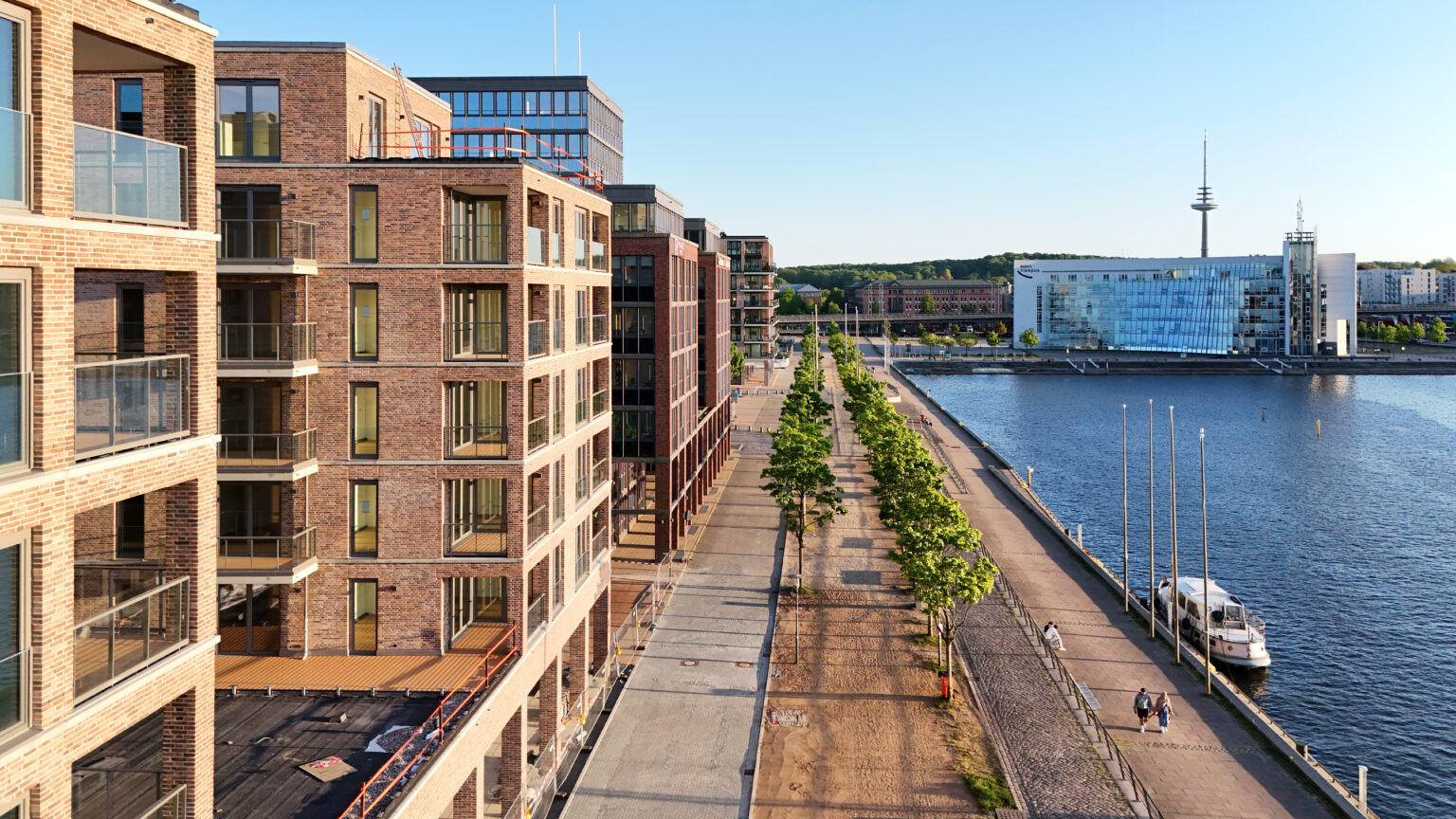 Pier8 - Wohnen am Wasser. Mitten in der Stadt.